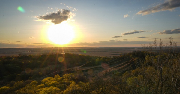 Iconic America: Iowa's Iconic Landmarks and Symbols | Iowa PBS